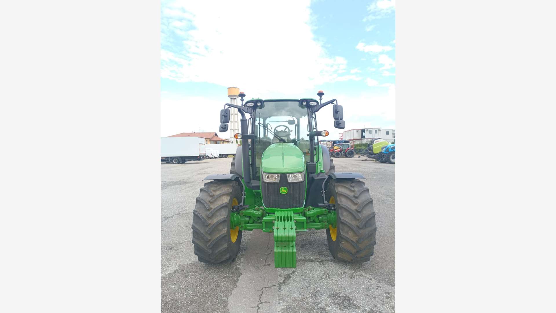 TRATTORE AGRICOLO JOHN DEERE mod. 5100R - Quasi Usato