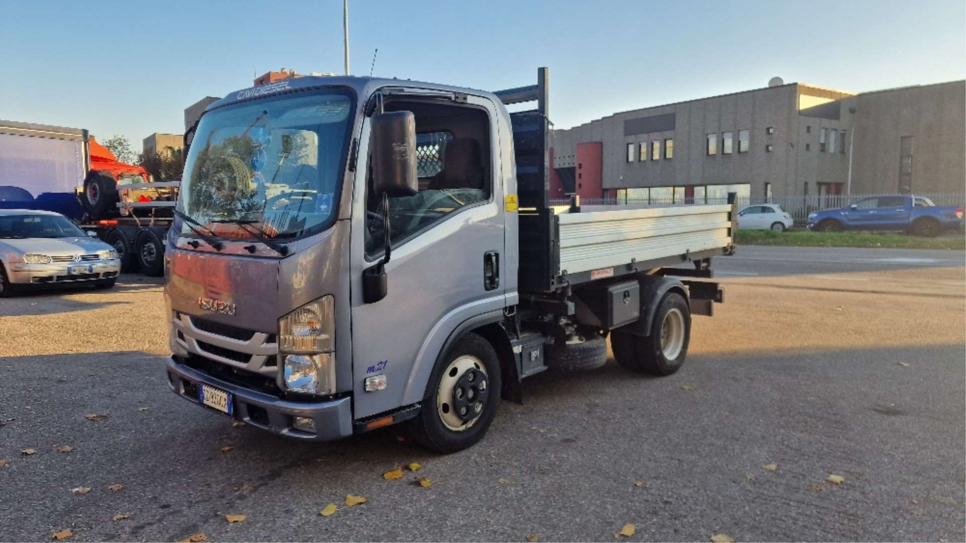 AUTOCARRO ISUZU M21 ACTIVE E con CASSONE RIBALTABILE - Quasi Usato