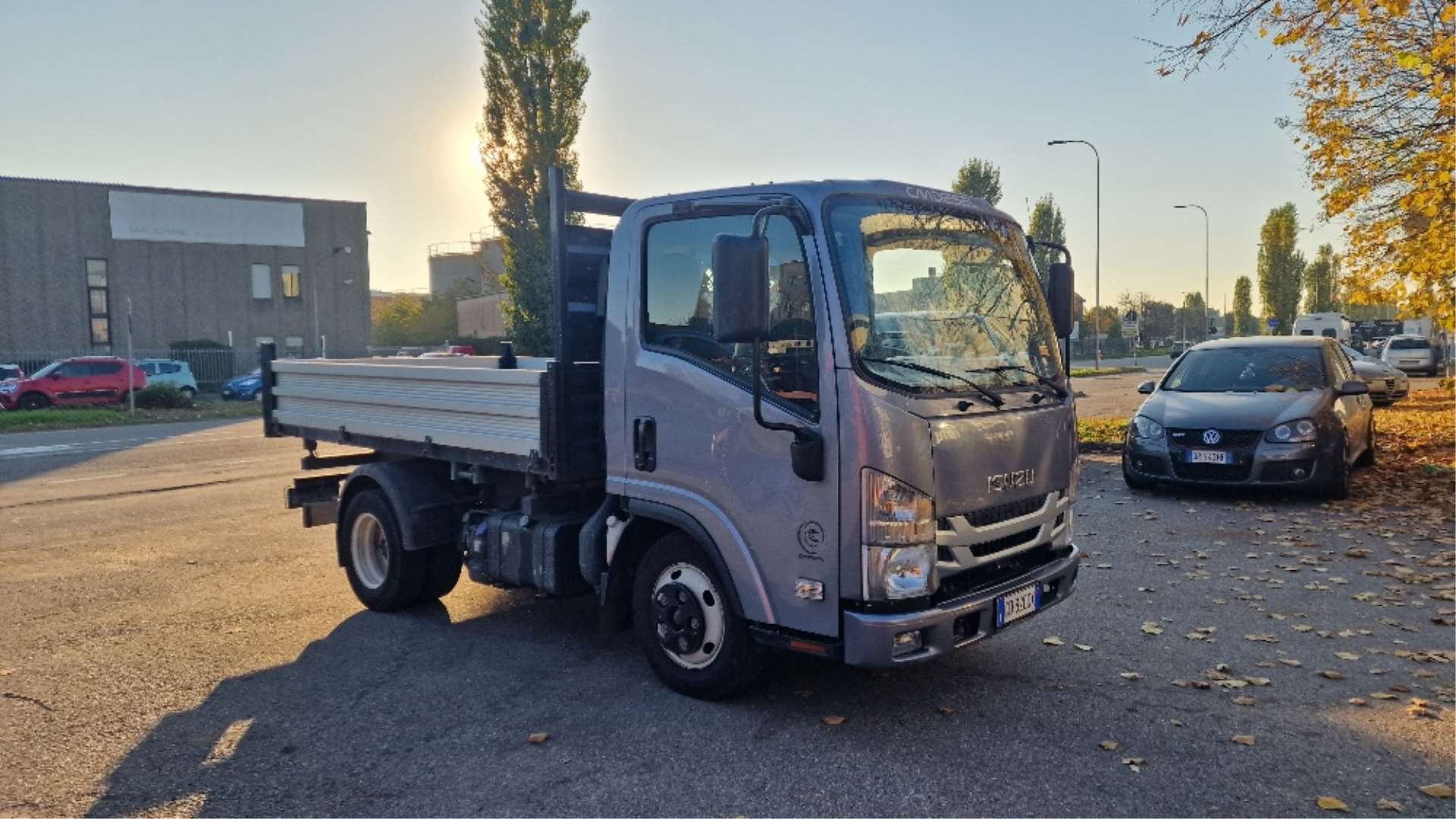 AUTOCARRO ISUZU M21 ACTIVE E con CASSONE RIBALTABILE - Quasi Usato